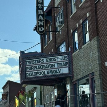 STRAND THEATRE - Updated September 2025 - 25 Photos & 39 Reviews - 123 ...