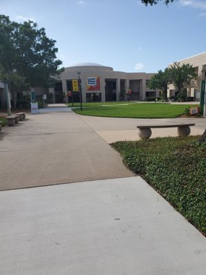 VALENCIA COLLEGE - EAST CAMPUS - Updated December 2025 - 37 Photos & 19 ...