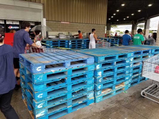 COSTCO FOOD COURT - 235 Photos & 60 Reviews - 525 Alakawa St, Honolulu ...