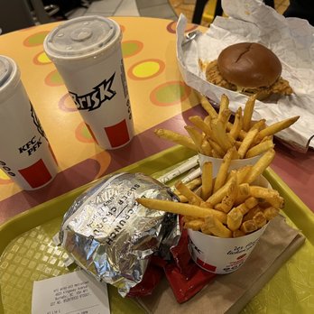 KFC - Updated January 2025 - 34 Photos & 21 Reviews - 4820 Kingsway ...