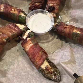 SHINDIGS COUNTRY KITCHEN BAR & STAGE - Updated July 2025 - 123 Photos ...