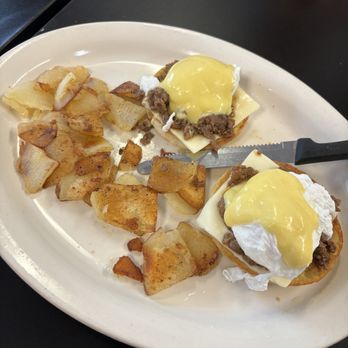 COUNTRY FOODLY - Updated October 2025 - 208 Photos & 270 Reviews - 5240 ...