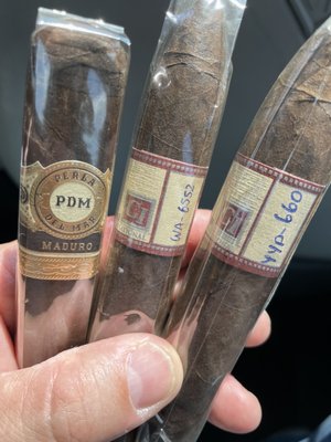 CIGARS INTERNATIONAL SUPERSTORE - HAMBURG - 85 Photos & 64 Reviews ...