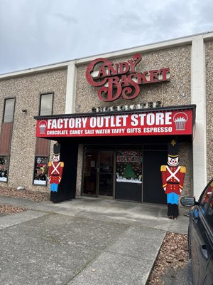 CANDY BASKET - Updated December 2025 - 45 Photos & 43 Reviews - 1924 NE ...