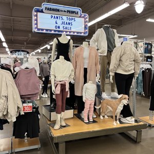 WALMART SUPER CENTER - Updated February 2025 - 1375 N Davis Rd, Salinas ...