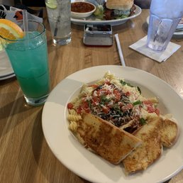 BLUE 32 SPORTS GRILL - Updated December 2025 - 318 Photos & 652 Reviews ...