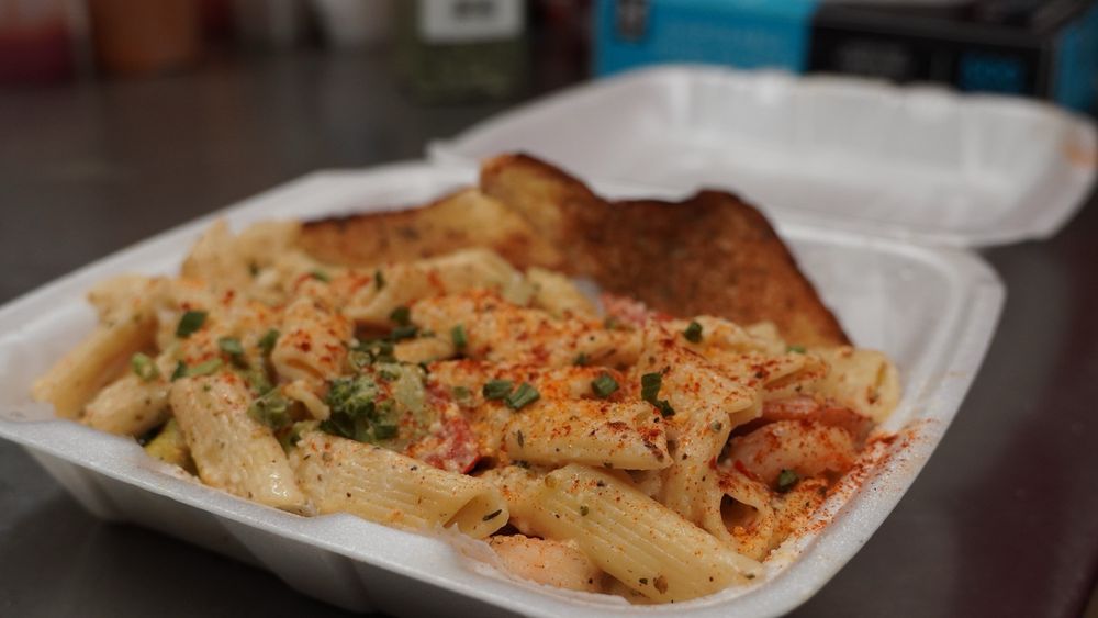 SHOWTIME GRILL - Updated June 2025 - 16 Photos - 2114 E Person Ave ...