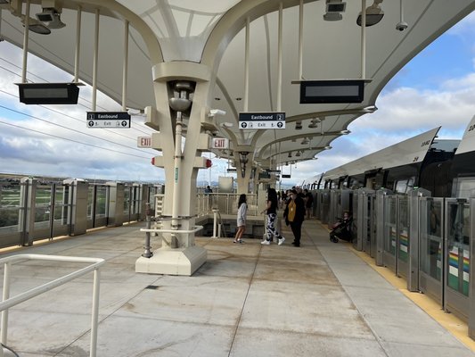 SKYLINE KUALAKAI STATION - Updated December 2025 - 39 Photos - 913253 ...