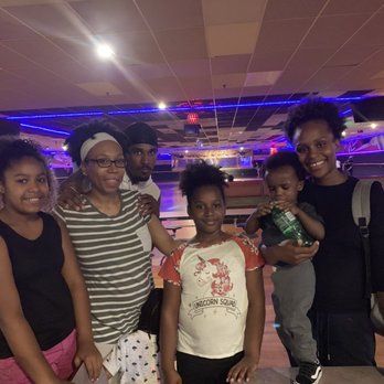 CHEZ VOUS ROLLER SKATING RINK - Updated December 2025 - 41 Photos & 77 ...