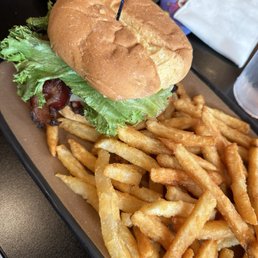 CLEATS MARBLEHEAD - Updated July 2025 - 43 Photos & 150 Reviews - 6801 ...