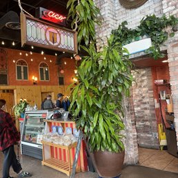 M’TUCCI’S MODERNO - Updated December 2025 - 755 Photos & 524 Reviews ...