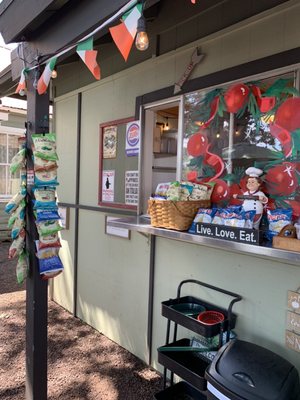 THE ITALIAN LADY OF PINETOP CANNOLI SHACK & KITCHEN - Updated July 2025 ...