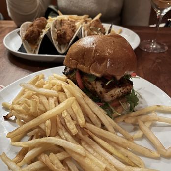 THE VALLEY INN - Updated June 2025 - 318 Photos & 374 Reviews - 10501 ...