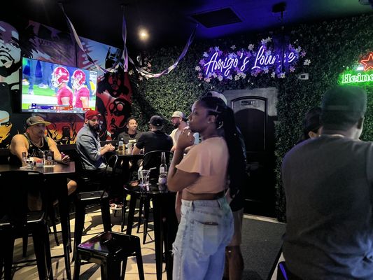 AMIGOS BEER & WINE LOUNGE - Updated October 2025 - 15 Photos - 238 ...