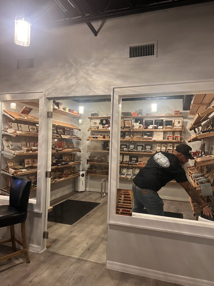 GOOMBAH’S CIGAR LOUNGE - Updated September 2025 - 11 Photos & 16 ...