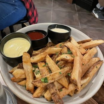 THE DEAD RABBIT - Updated July 2024 - 31 Photos - 204 E 6th St, Austin ...