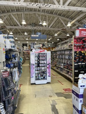 LINCOLN HARDWARE - Updated October 2025 - 11 Photos & 208 Reviews ...