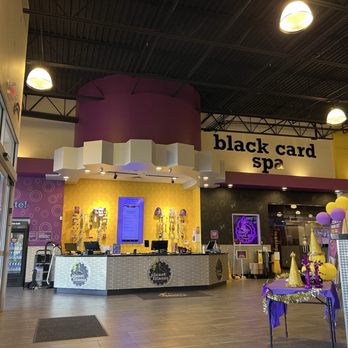 PLANET FITNESS - Updated December 2025 - 62 Photos & 52 Reviews - 8165 ...