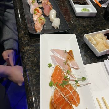 SHOW SUSHI - Updated March 2025 - 4239 Photos & 2783 Reviews - 957 W ...