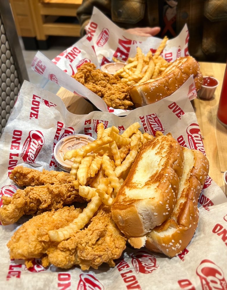 RAISING CANE’S CHICKEN FINGERS - 368 Photos & 698 Reviews - 11066 ...