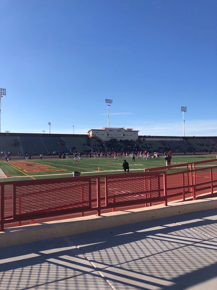 HUGHES STADIUM - 119 Photos & 13 Reviews - Sacramento City College ...