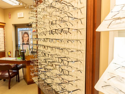 ROBERTS EYECARE ASSOCIATES - VESTAL - Updated January 2026 - 20 Photos ...
