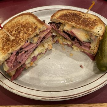 WOODSIDE DELI - Updated December 2025 - 199 Photos & 256 Reviews ...