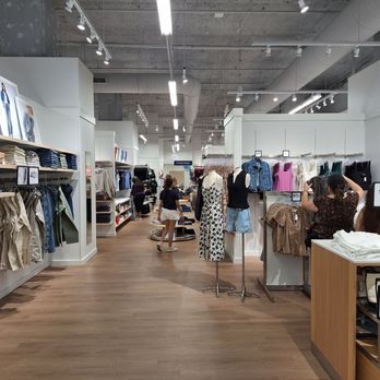 GAP FACTORY - Updated December 2025 - 13 Photos - 17 N State St ...