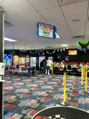 FAST EDDIES FUN CENTER - Updated October 2025 - 49 Photos & 60 Reviews ...