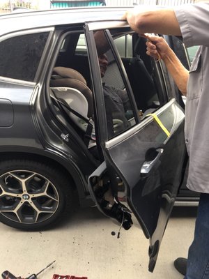 UNIVERSAL AUTO GLASS - Updated January 2026 - 18 Photos & 137 Reviews ...