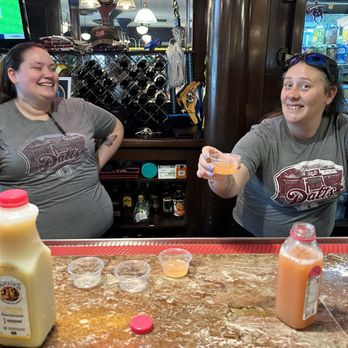 DALTS AMERICAN GRILL - Updated July 2025 - 127 Photos & 220 Reviews ...