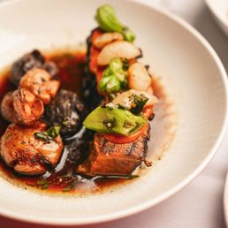 THE BEEHIVE - Updated July 2025 - 1475 Photos & 2565 Reviews - 541 ...