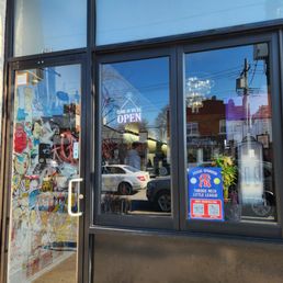 GROUNDS DONUT HOUSE - Updated June 2025 - 205 Photos & 59 Reviews ...