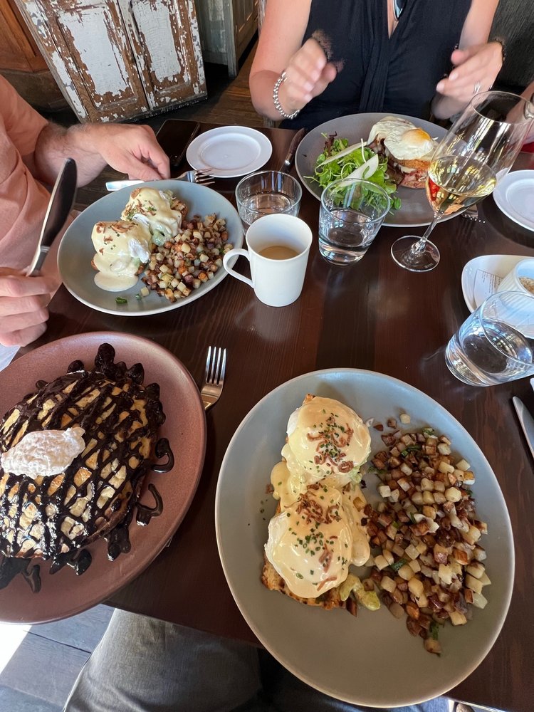 THE LAKE HOUSE - Updated March 2025 - 112 Photos & 56 Reviews - 747 ...