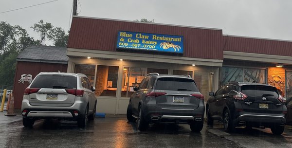 BLUE CLAW RESTAURANT & CRAB EATERY - Updated January 2025 - 494 Photos ...