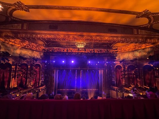 BROOKS ATKINSON THEATRE - Updated December 2025 - 247 Photos & 130 ...