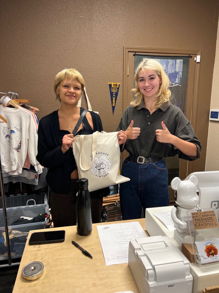 TREEHOUSE VINTAGE - Updated November 2025 - 11 Photos - 423 2nd St ...