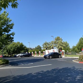 TESLA SUPERCHARGER - SACRAMENTO - Updated January 2026 - 10 Photos & 11 ...