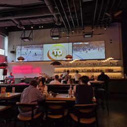 TAYLIGHT LOCAL CRAFT BEER & KITCHEN - Updated October 2025 - 69 Photos ...