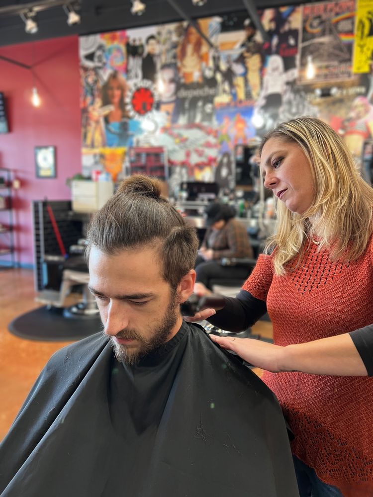 FLOYD’S 99 BARBERSHOP - 54 Photos - 2519 McMullen Booth Rd, Clearwater ...