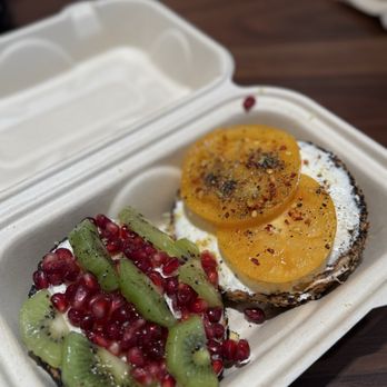 LAYLA BAGELS AND COFFEE - Updated February 2025 - 65 Photos & 44 ...