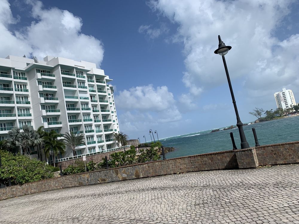 Condado Lagoon Villas At Paseo Caribe