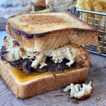 CHESAPEAKE INN RESTAURANT - Updated July 2024 - 614 Photos & 427 ...