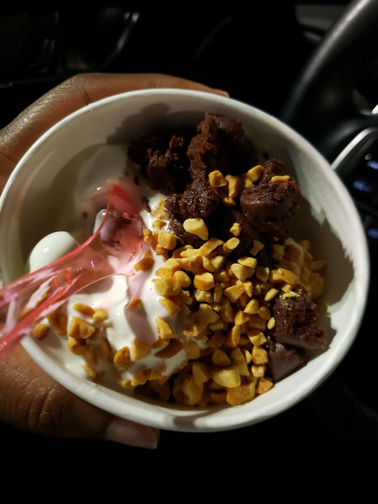 SWIRLS AND TWIRLS - 36 Photos & 35 Reviews - 3185 Long Beach Rd ...