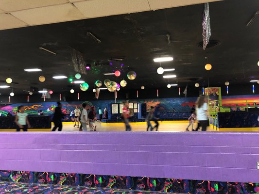 SKATELAND - 25 Photos & 28 Reviews - Skating Rinks - 3902 N Glen Arm Rd ...