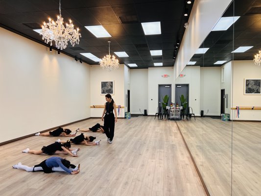 LING YUN DANCE STUDIO - Updated October 2025 - 19 Photos - 9038 Garvey ...