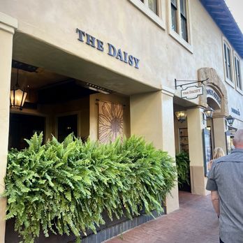 THE DAISY RESTAURANT - Updated January 2026 - 318 Photos & 260 Reviews ...
