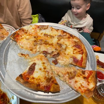 TOLLI S APIZZA Updated March 2025 50 Photos 163 Reviews 410 Main St East Haven Connecticut Pizza Restaurant Reviews Phone Number Menu Yelp