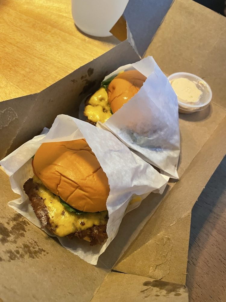 SHAKE SHACK FISHTOWN - Updated January 2026 - 12 Reviews - 1359 ...