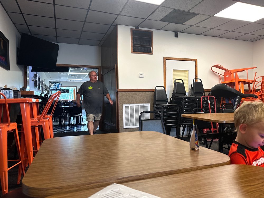 AID STATION PUB & PIZZA - Updated September 2025 - 138 W 4th St ...